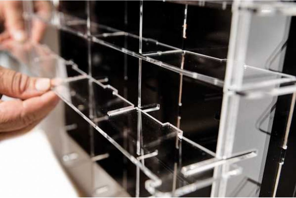 Atlantic 40113 1/64 Scale Wall Mounted Display Case for 60 Cars ...