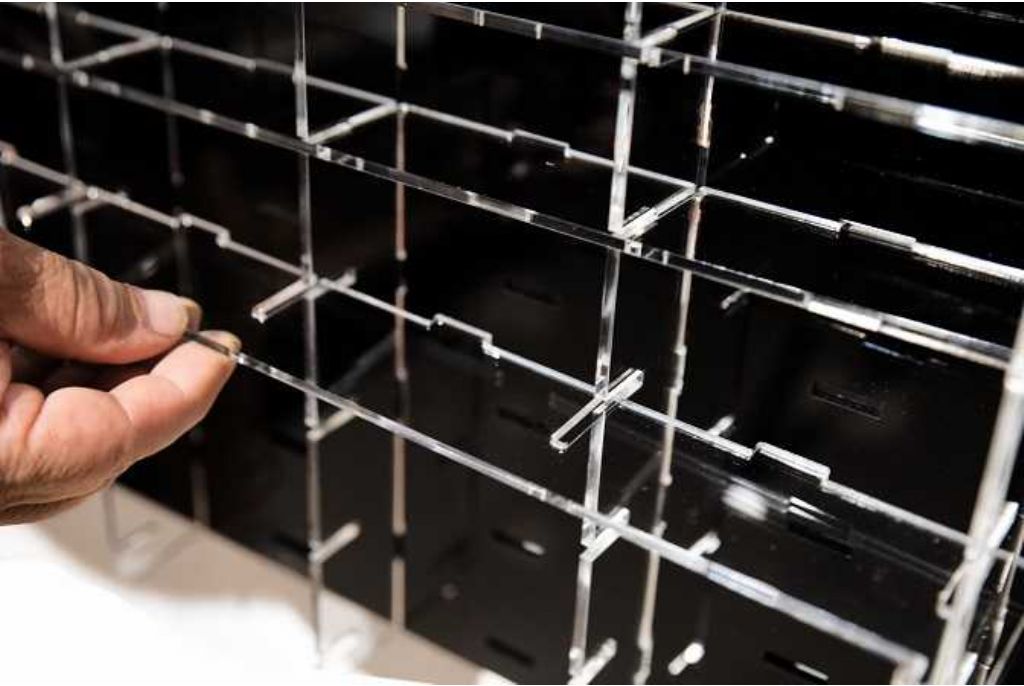 Atlantic 40113 1/64 Scale Wall Mounted Display Case for 60 Cars ...